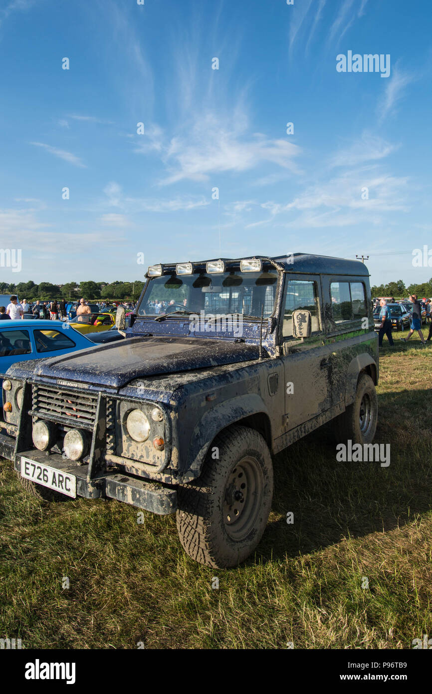 Land Rover classic lights light cars dirt mud sky clouds lights lamp ...