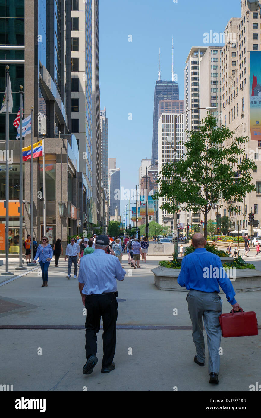 Pedestrians on the Magnificent Mile of Michigan Avenue, Chicago ...