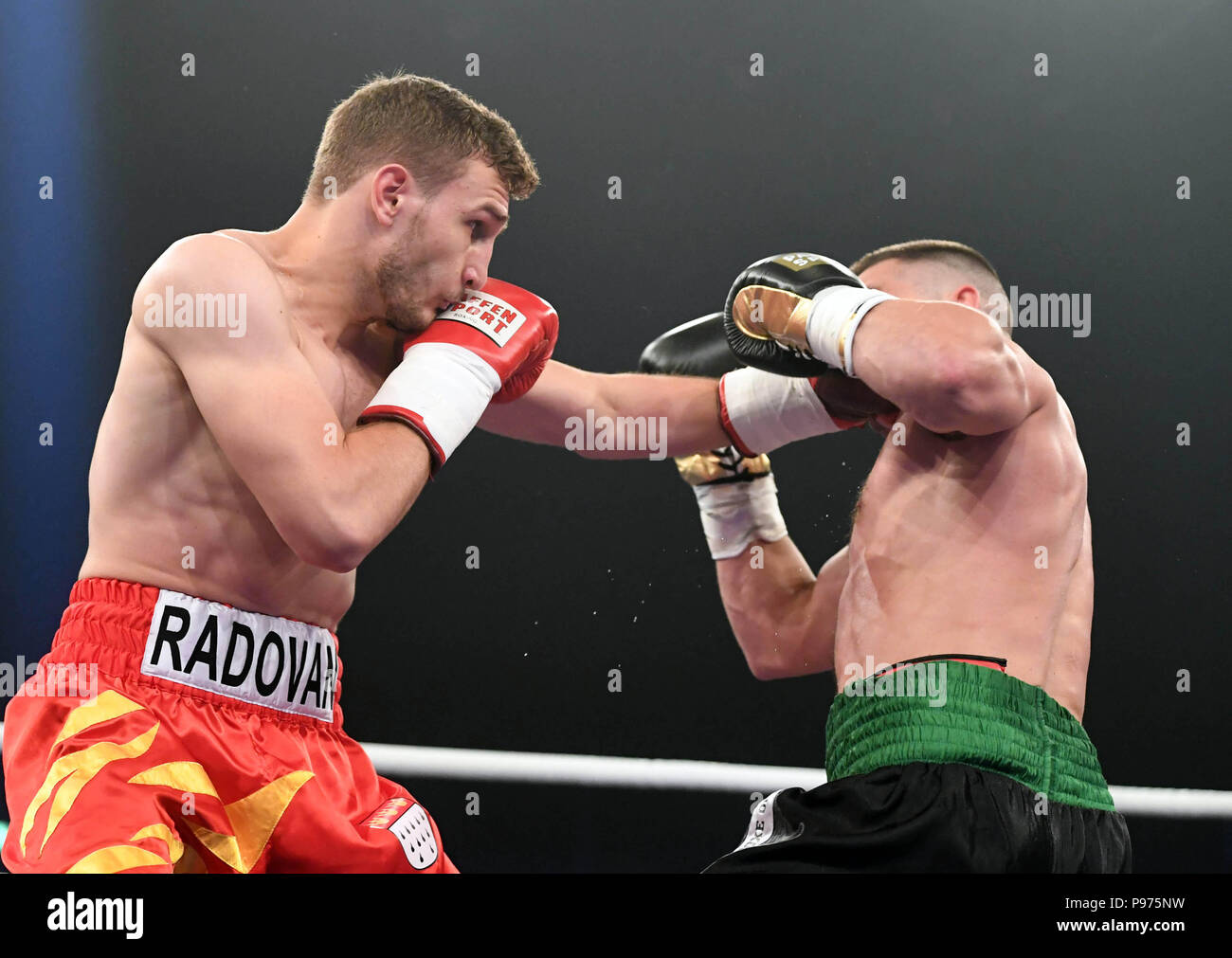 Boxing points hi-res stock photography and images - Alamy