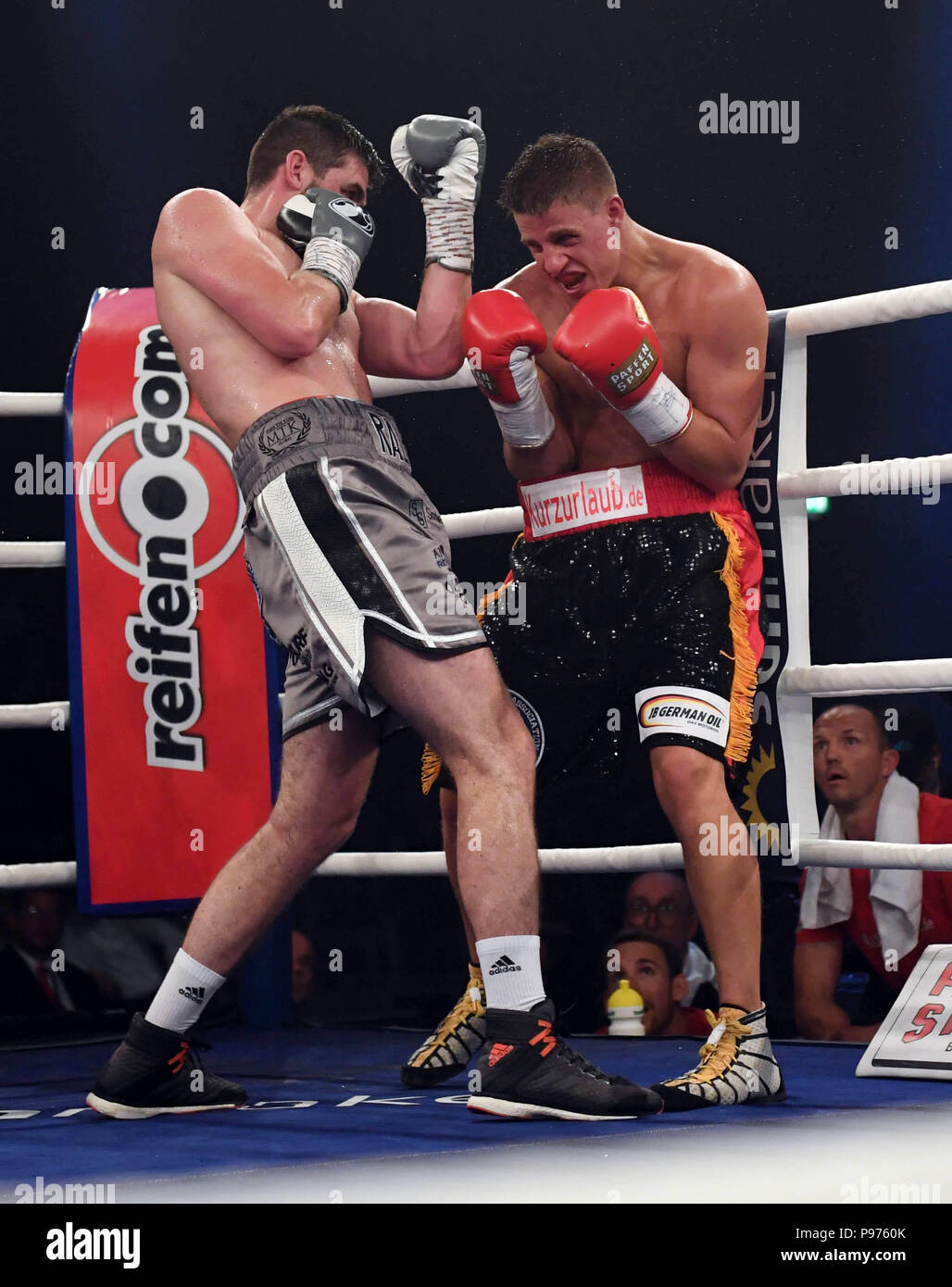 Offenburg, Germany. 14th July, 2018. Boxing: WBA super middleweight ...