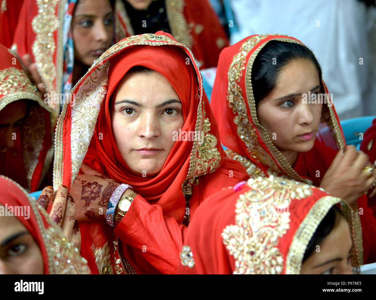 Srinagar, Jammu And Kashmir, India. 15th July, 2018. Kashmiri Muslim ...