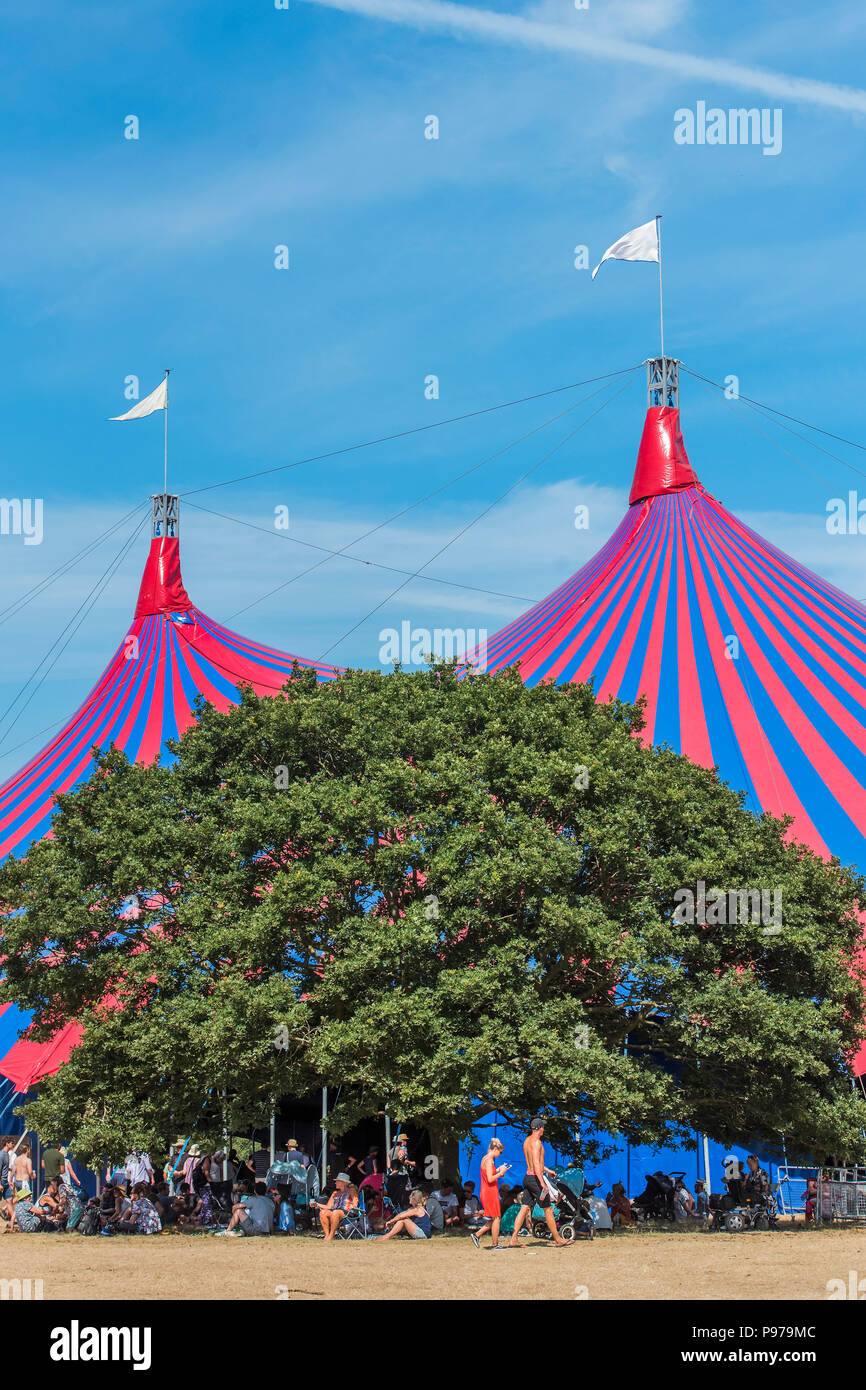 Trees provide shade and shelter hi-res stock photography and images - Alamy