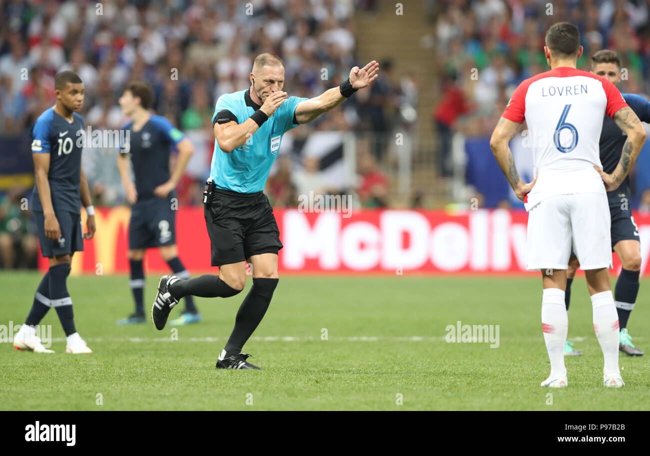 Video assistant referee hi-res stock photography and images - Alamy