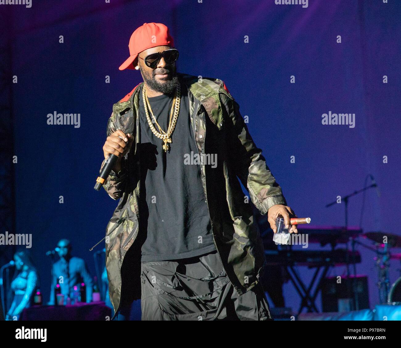 R. kelly singer hi-res stock photography and images - Alamy