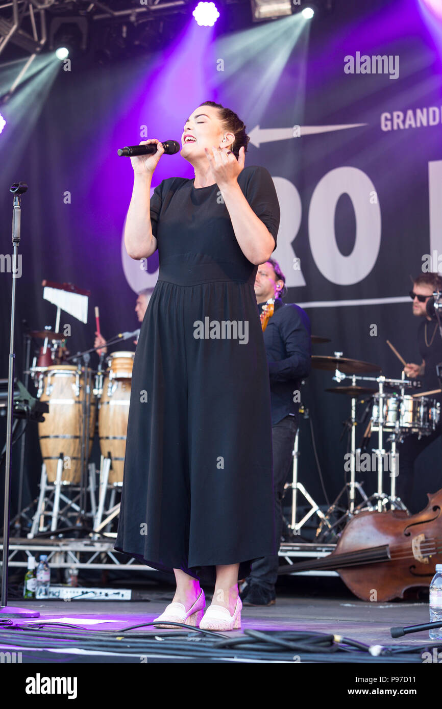 Dutch singer caro emerald performs hi-res stock photography and images ...