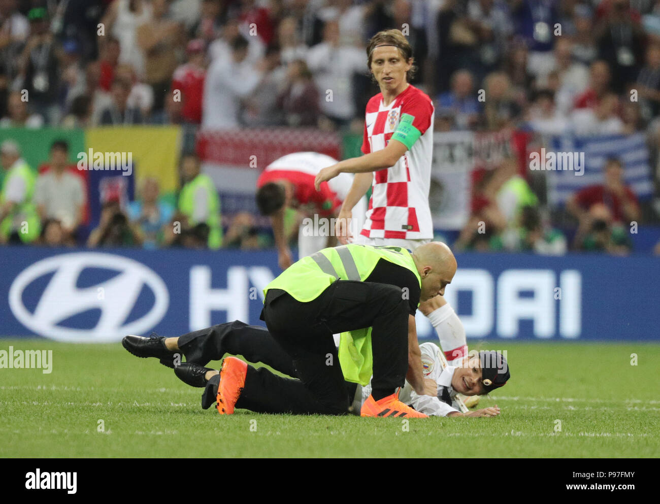 Female streaker hi-res stock photography and images - Alamy