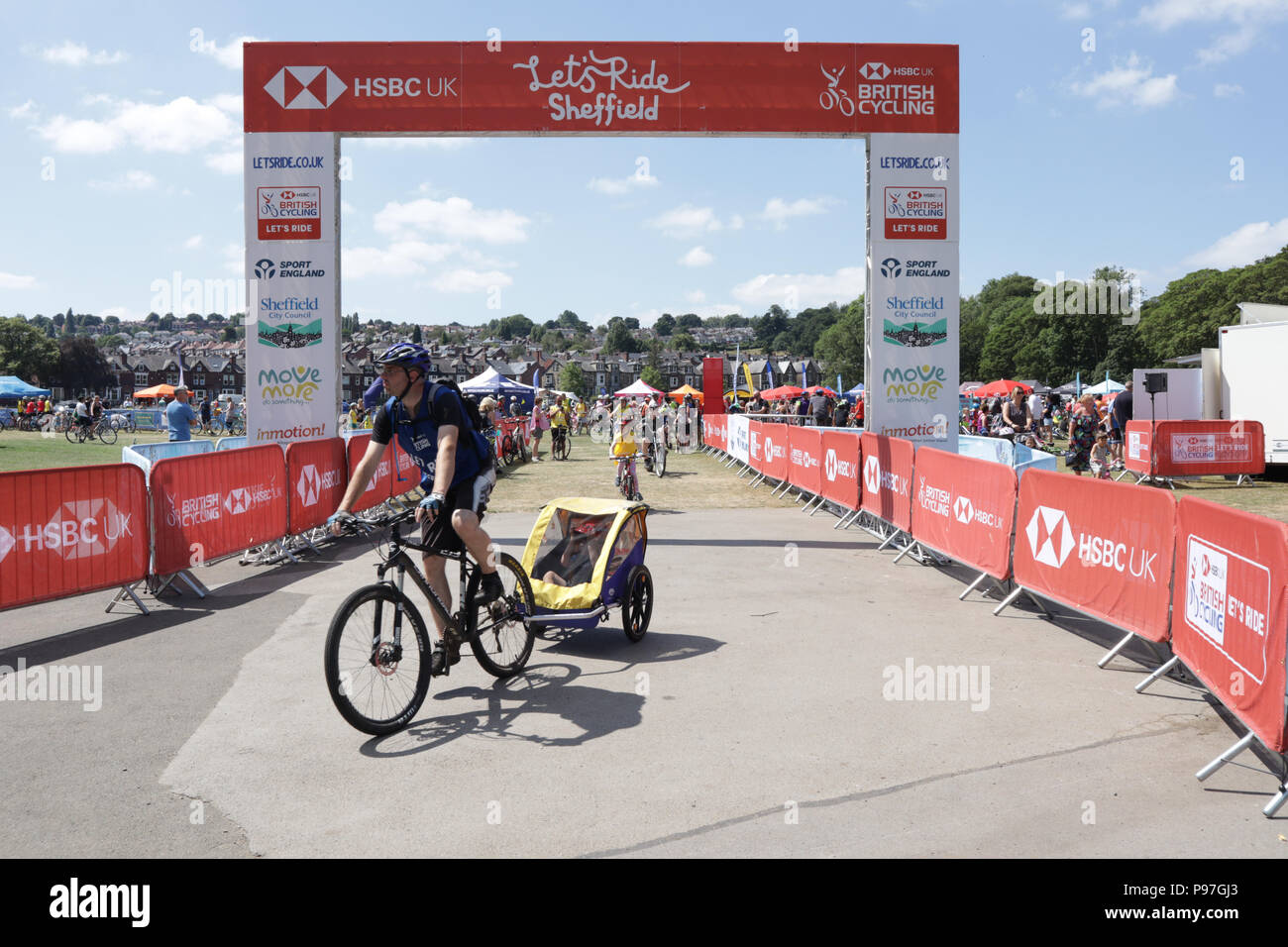 Family friendly cycle routes hi-res stock photography and images - Alamy