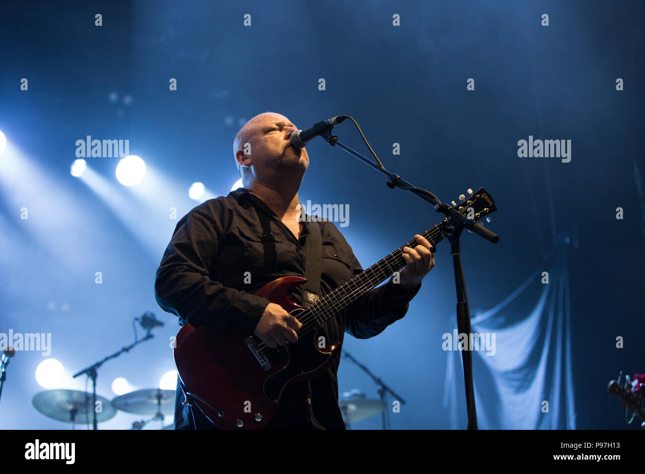 Pixies lead singer frank black hi-res stock photography and images - Alamy