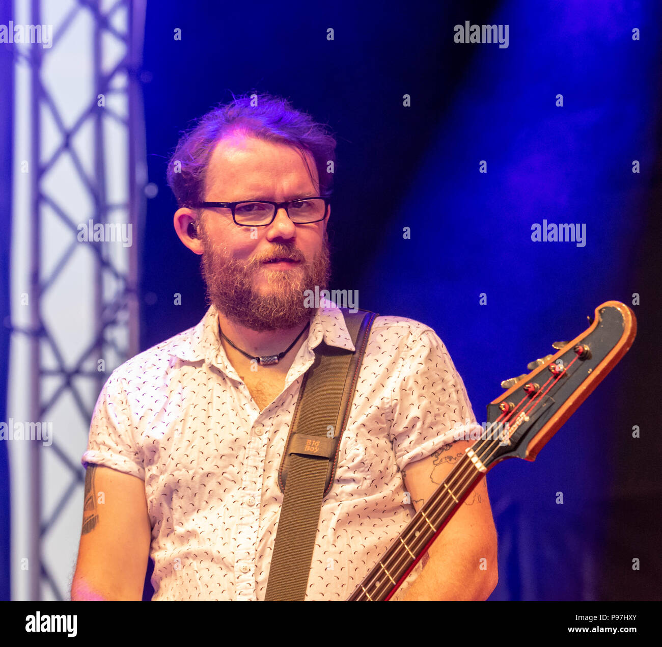 Girls music festival hi-res stock photography and images - Alamy