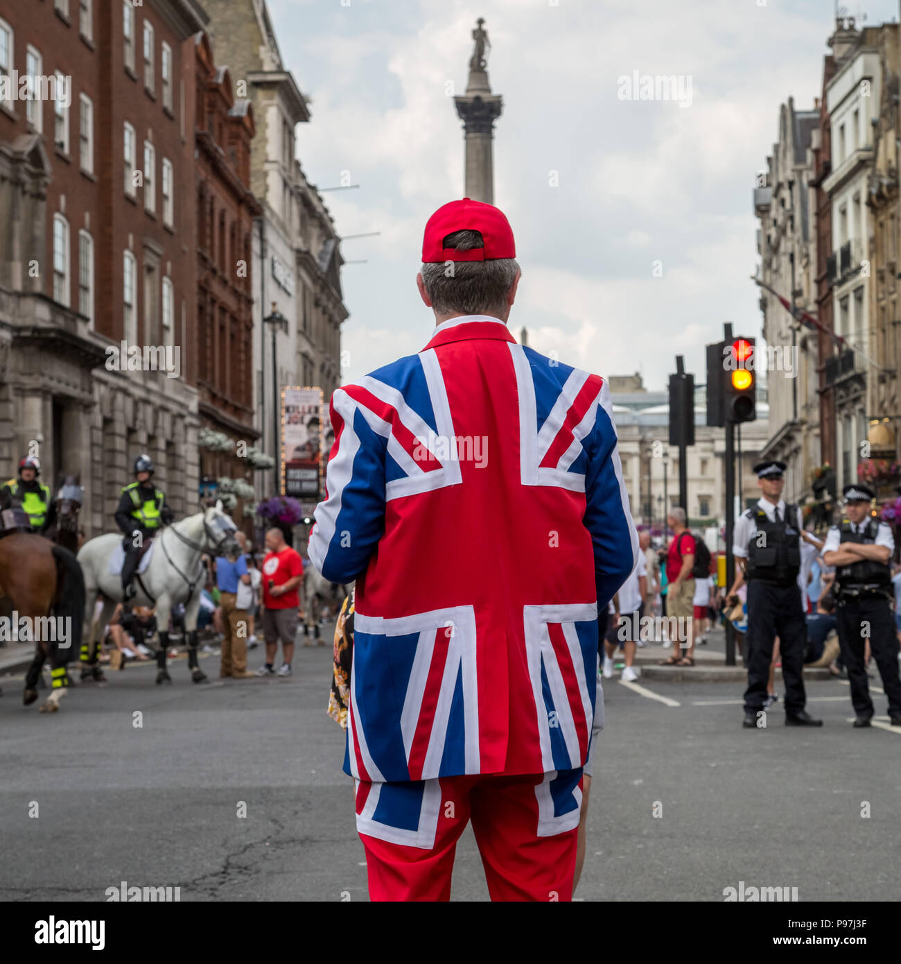 Right wing uk hi-res stock photography and images - Alamy