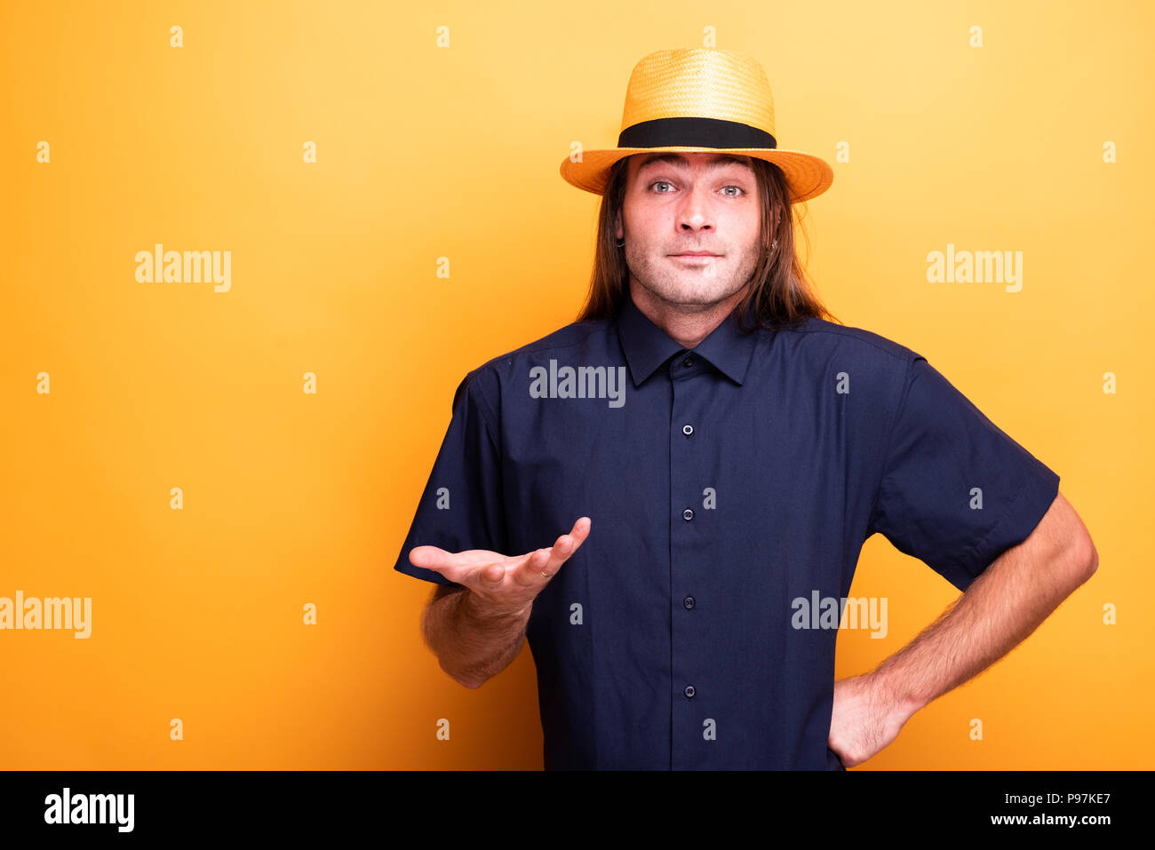 Confused guy hi-res stock photography and images - Alamy