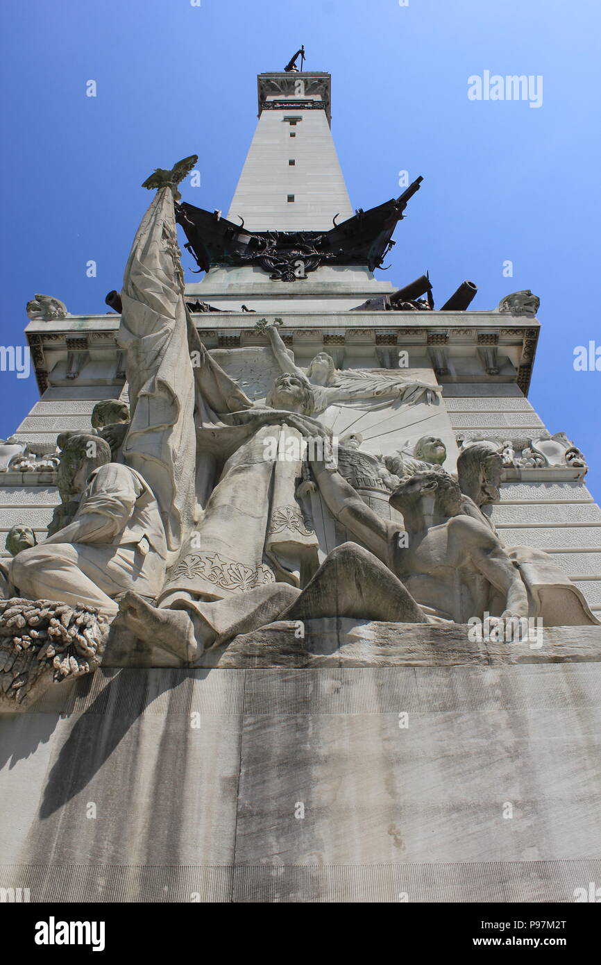 Soldiers and Sailors Monument in Monument Circle in Indianapolis ...