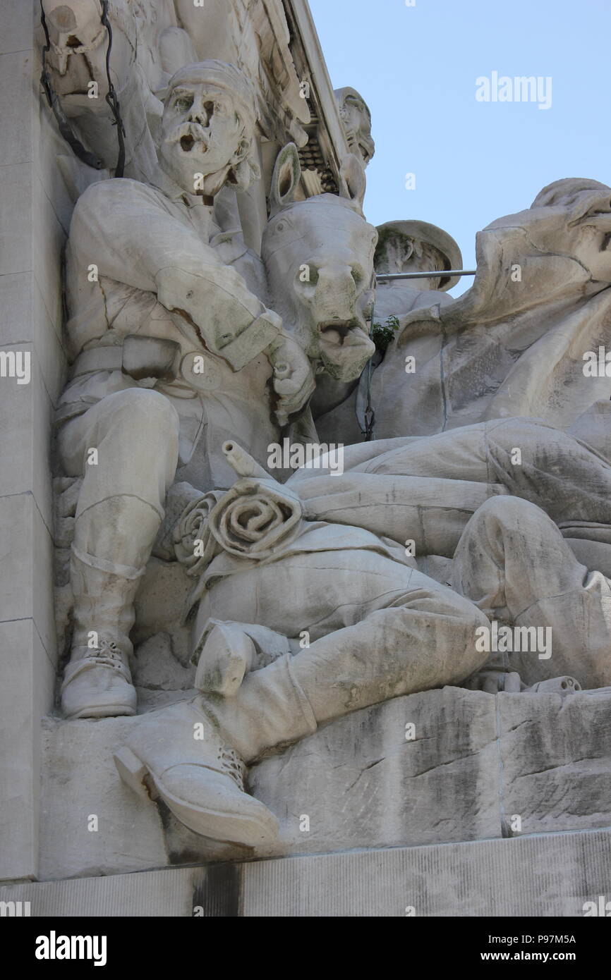 Soldiers and Sailors Monument in Monument Circle in Indianapolis ...