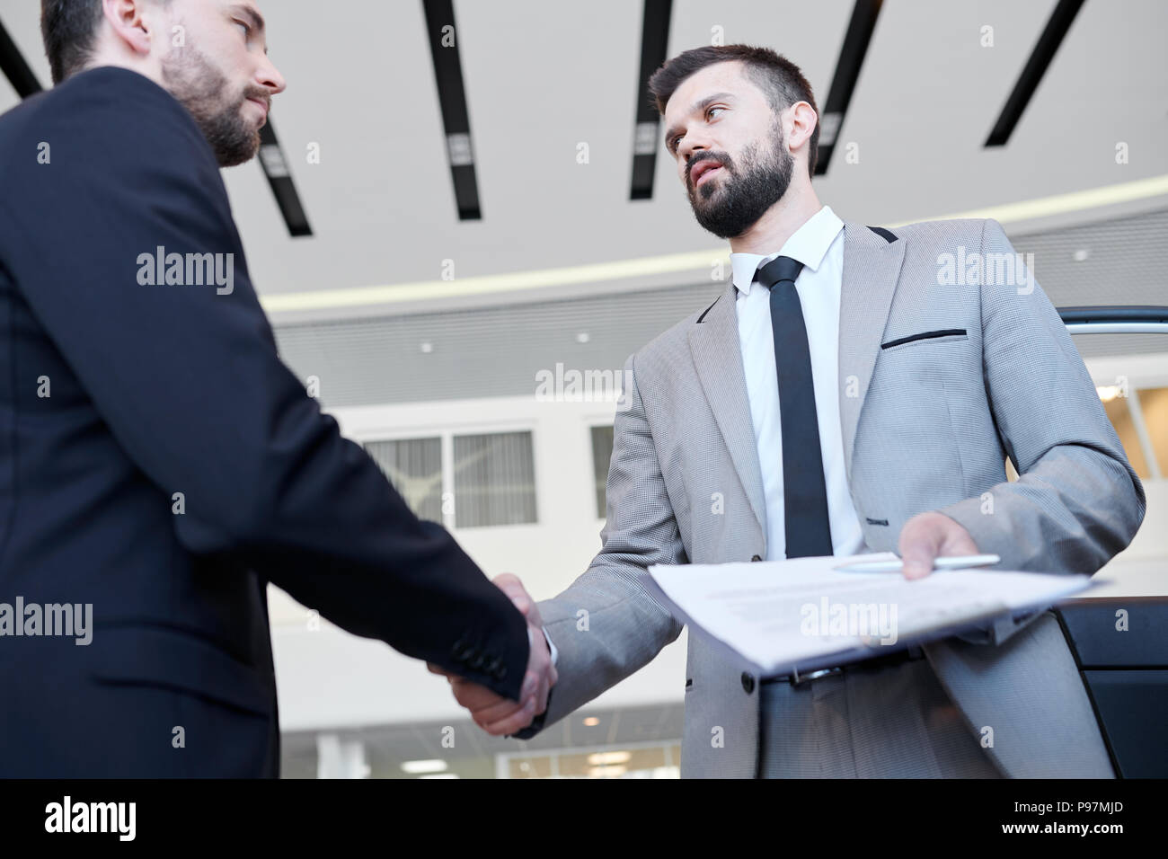 Concluding a contract hi-res stock photography and images - Alamy