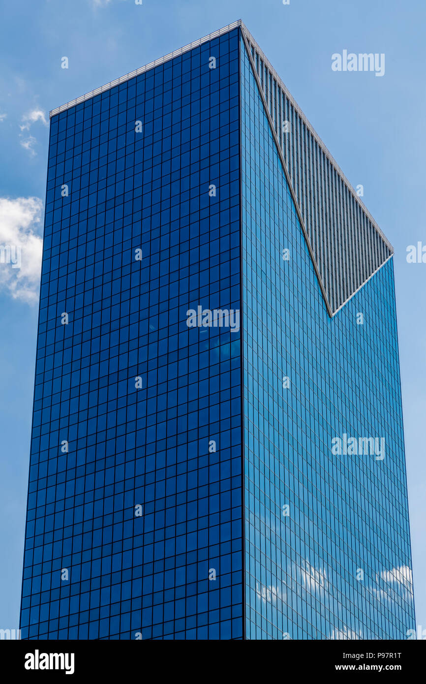 Architecture triangle building exterior hi-res stock photography and ...