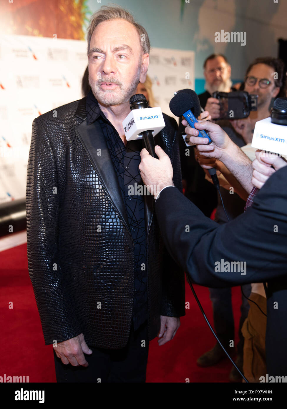 Neil diamond hall of fame hi-res stock photography and images - Alamy
