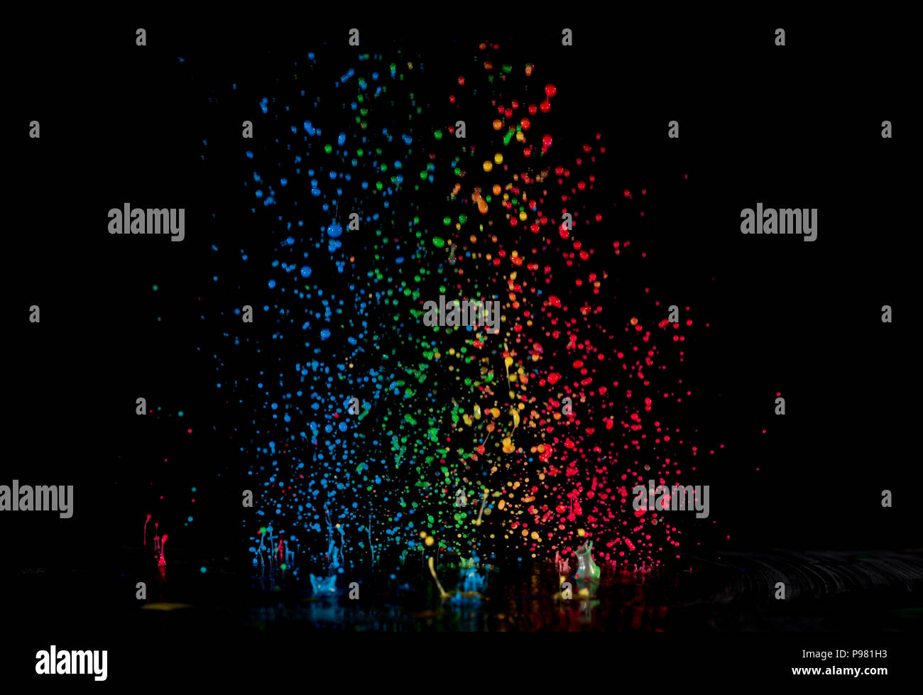 Color splash background hi-res stock photography and images - Alamy