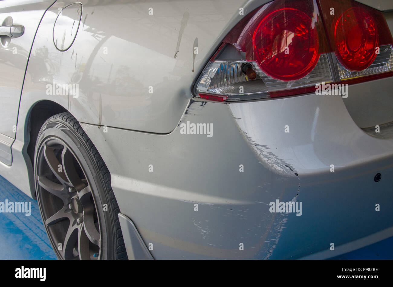 car with accident damaged back Stock Photo - Alamy