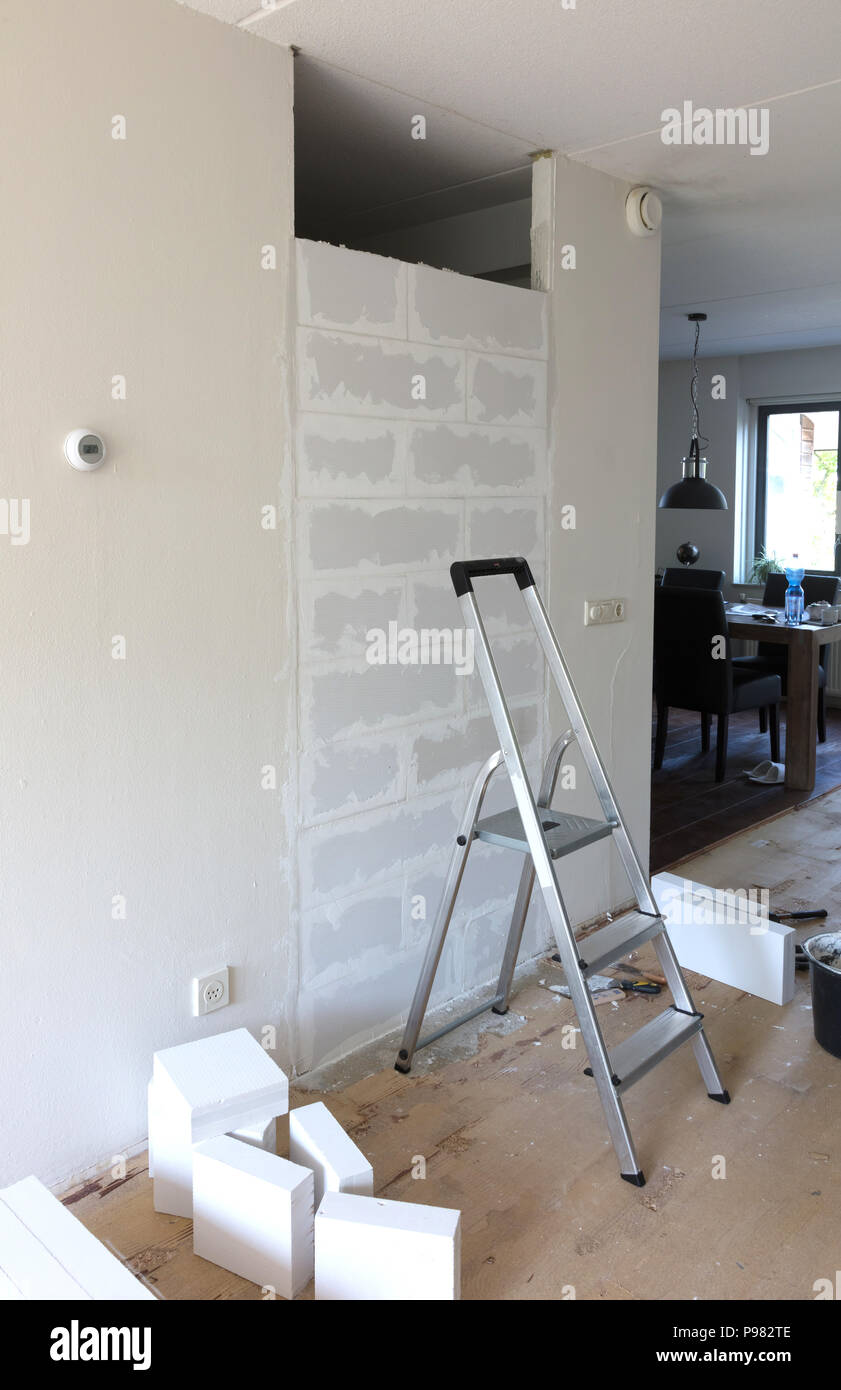 Building a small wall with lightweight concrete blocks - Do it yourself ...