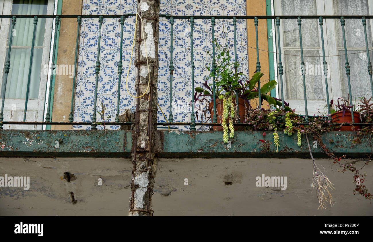 Old broken facade column and balcony Stock Photo - Alamy