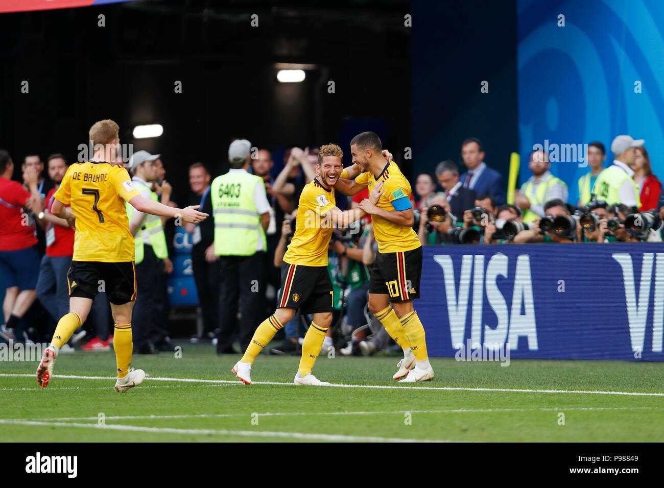 Dries mertens celebrate hi-res stock photography and images - Alamy