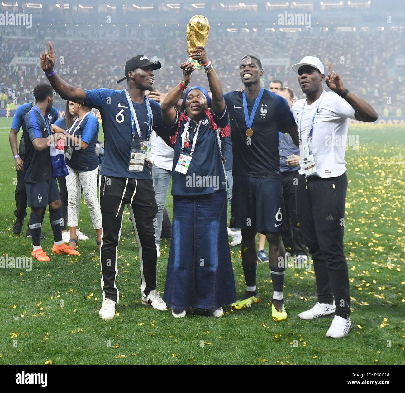 Moscow, Russland. 15th July, 2018. Paul Pogba (France) cheers with his ...