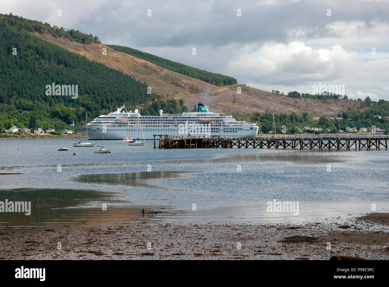 M m pier hi-res stock photography and images - Alamy