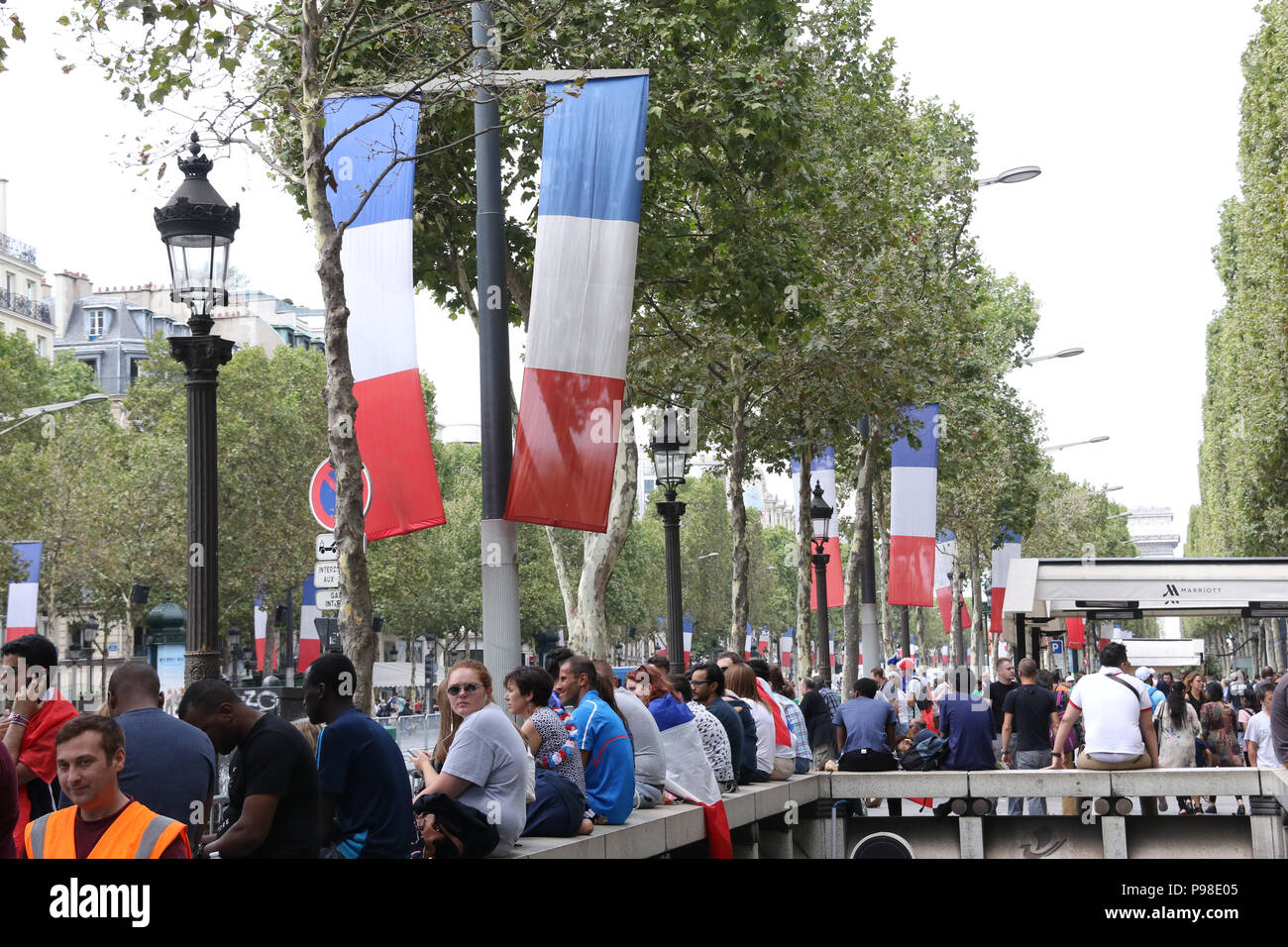 Paris world cup arc flag hi-res stock photography and images - Alamy