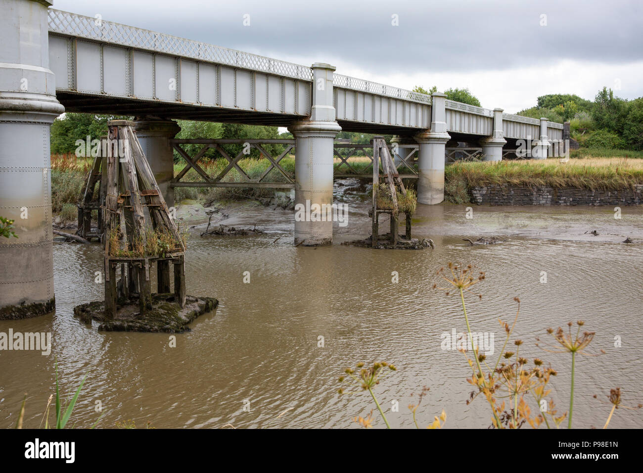 Carmarthen railway bridge hi-res stock photography and images - Alamy