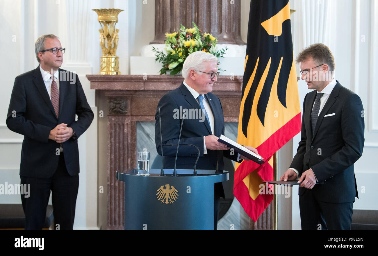 Constitutional oath of office hi-res stock photography and images - Alamy