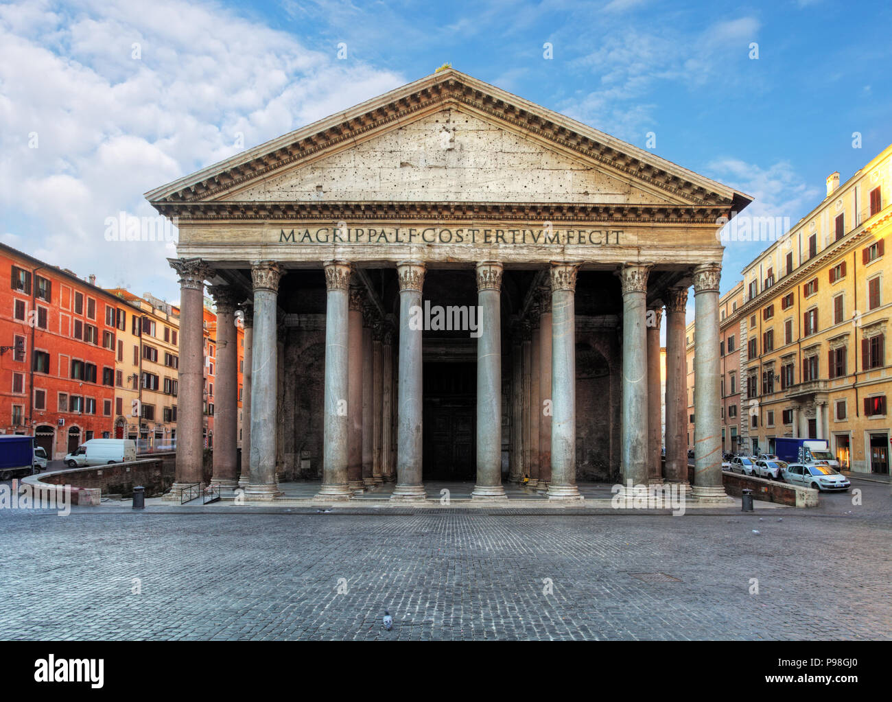 Pantheon rome exterior dome hi-res stock photography and images - Alamy