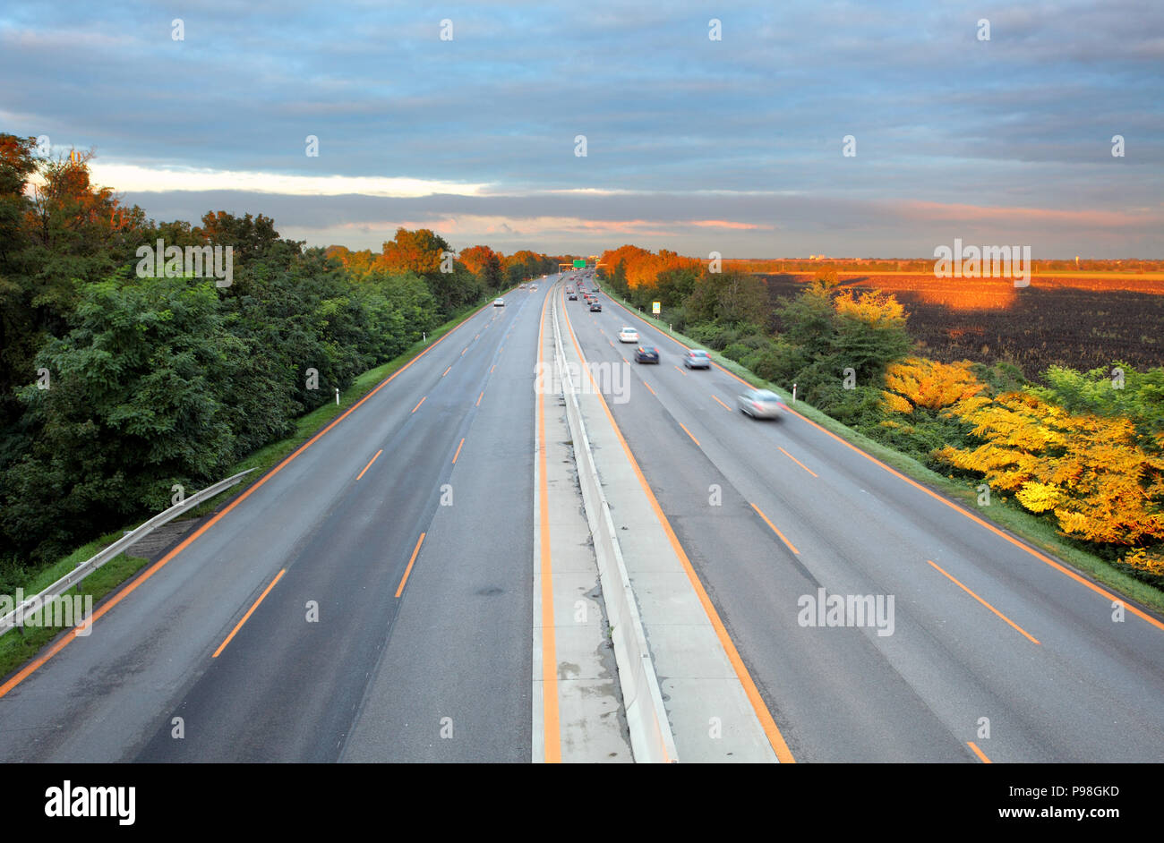 Cars highway smog hi-res stock photography and images - Alamy