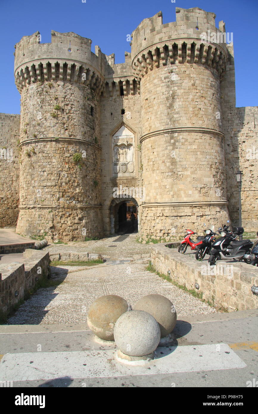 Gates of old town, Rhodes Stock Photo - Alamy