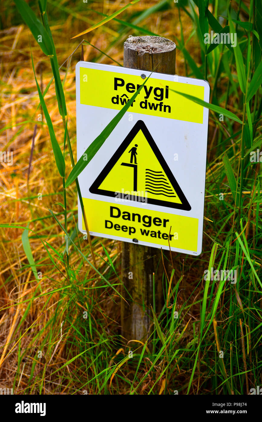 Rspb sign signs uk hi-res stock photography and images - Alamy