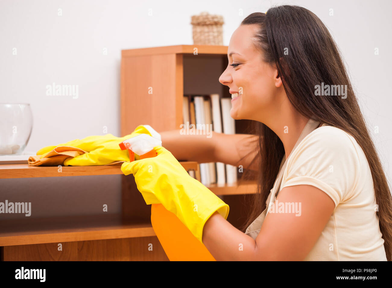 Maid cleaning house hi-res stock photography and images - Alamy