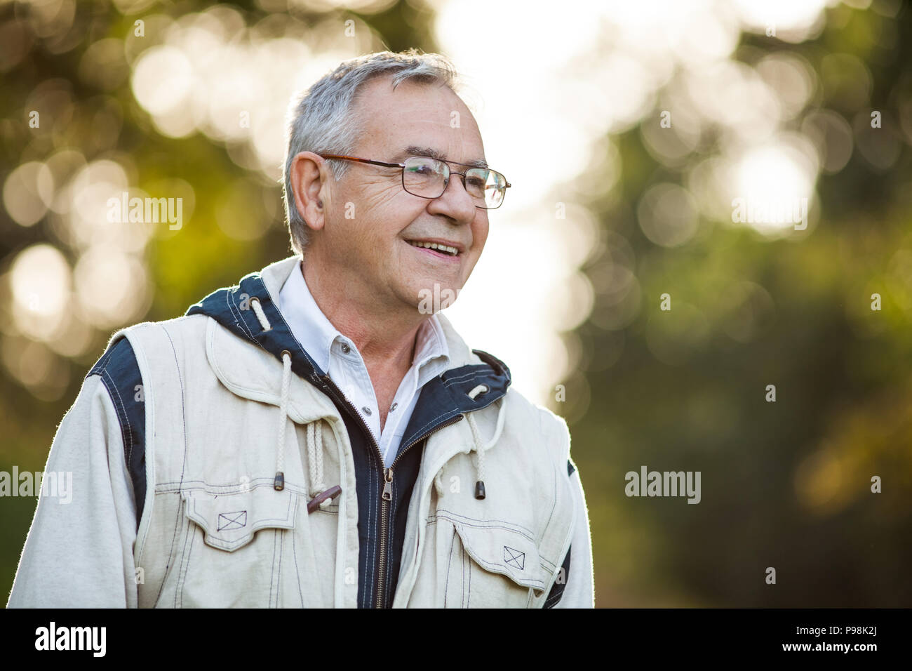 Portrait outdoor senior man hi-res stock photography and images - Alamy