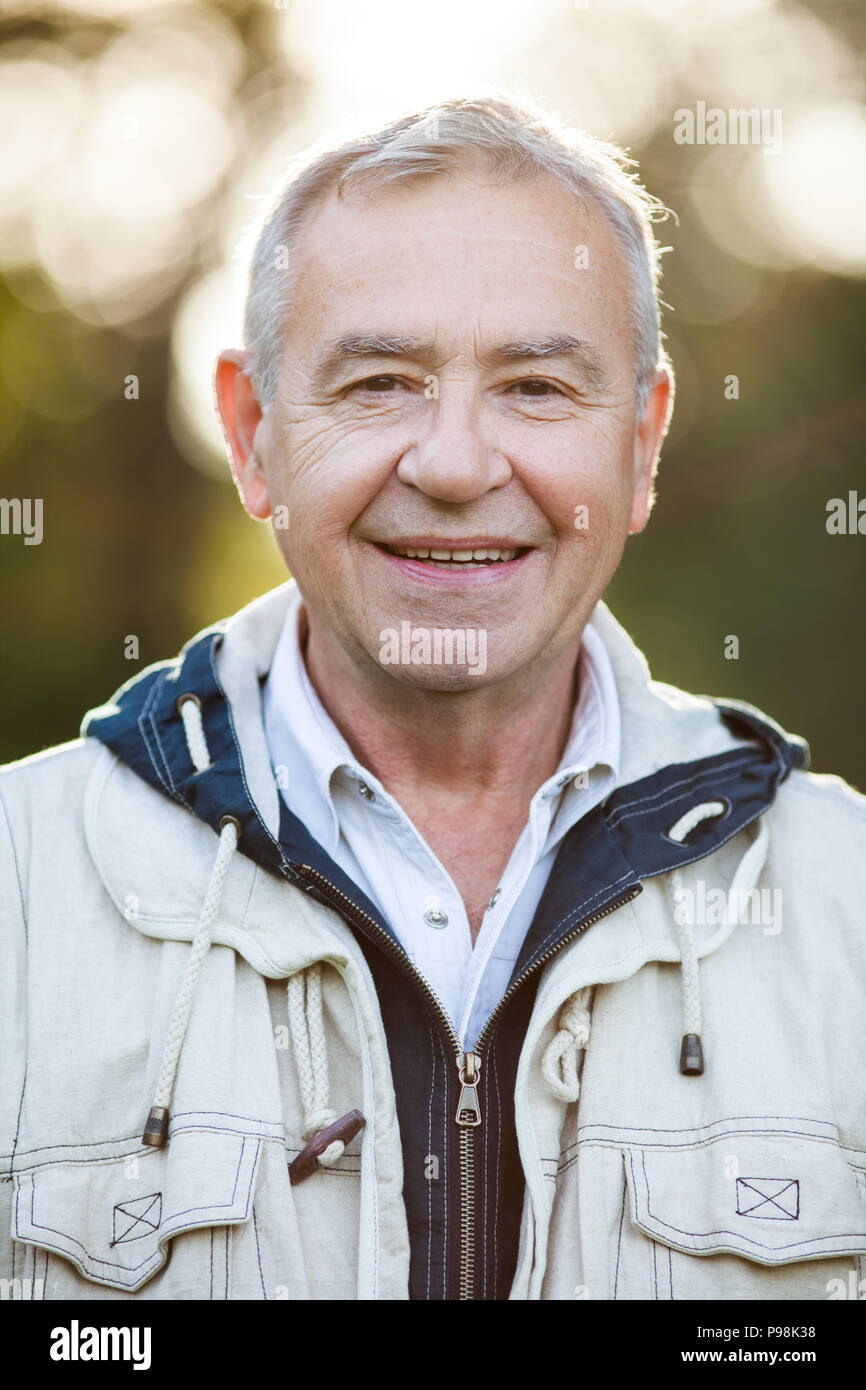 Man smiling in outdoor hi-res stock photography and images - Alamy