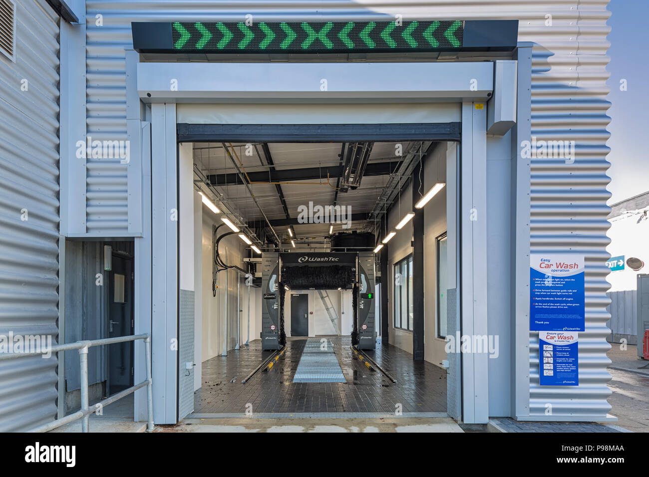 Car wash entrance hi-res stock photography and images - Alamy