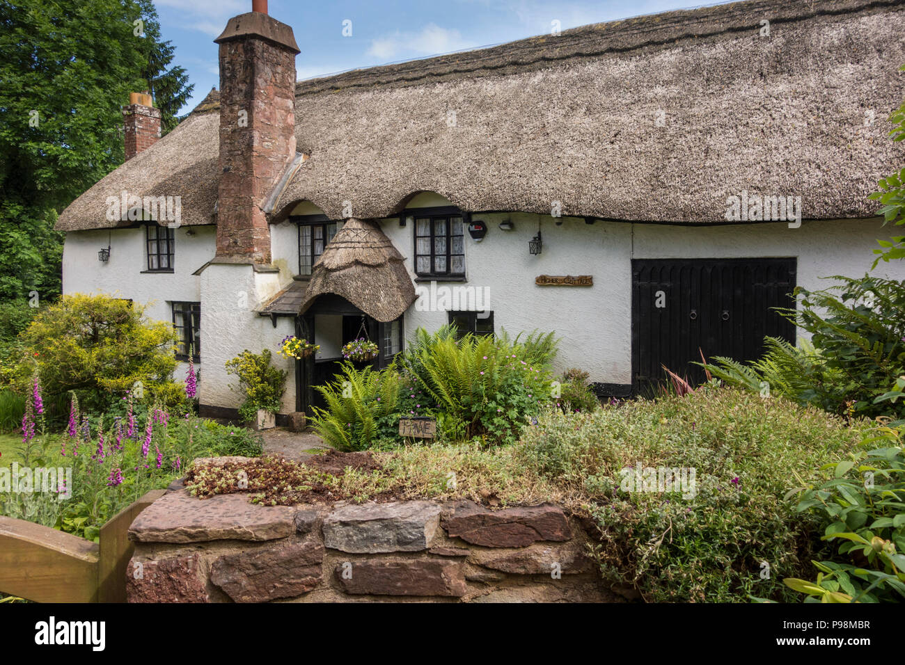Old devon village hi-res stock photography and images - Alamy
