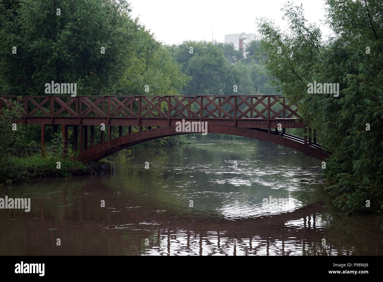 Bridge on the Yauza river in Moscow Stock Photo - Alamy