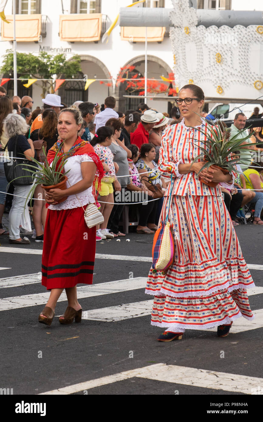 Portuguese costumes hi-res stock photography and images - Alamy
