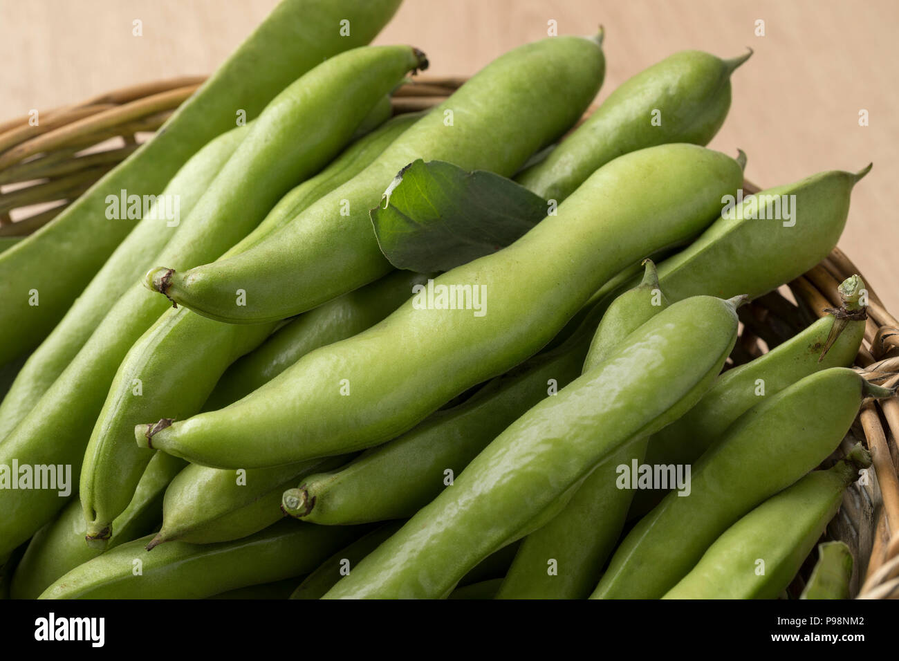 Bell beans hi-res stock photography and images - Alamy