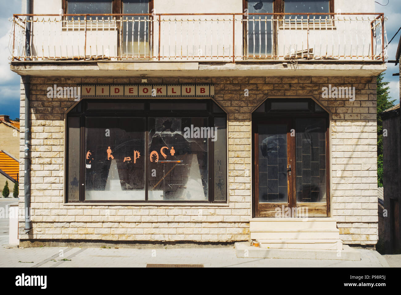 Video rental store hi-res stock photography and images - Alamy