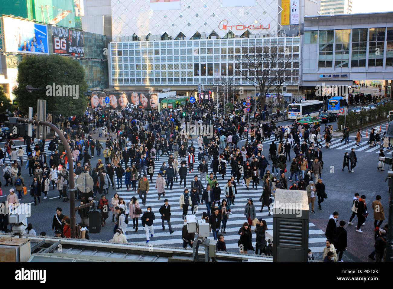 japanese cross the road on Shibuya street Stock Photo - Alamy