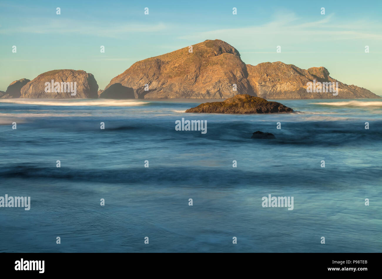 Gold beach oregon hi-res stock photography and images - Alamy