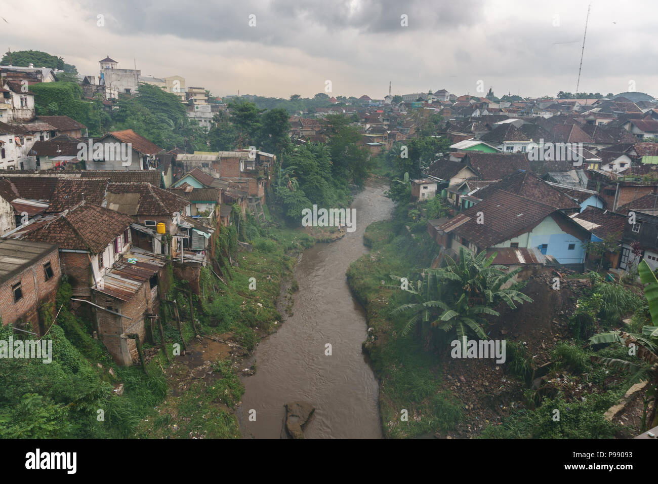 Slums indonesia hi-res stock photography and images - Alamy