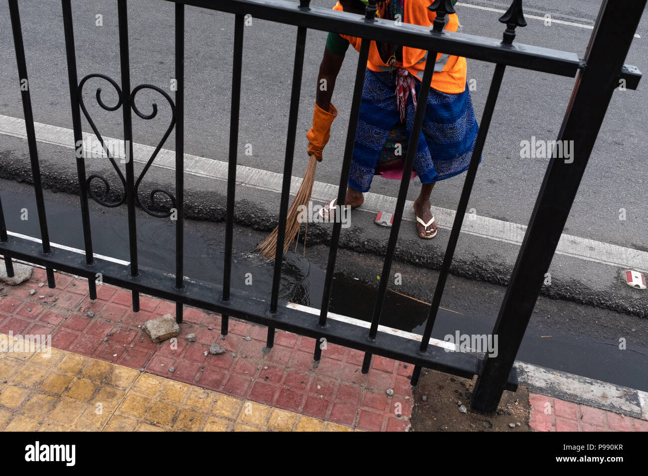 Female sanitation worker hi-res stock photography and images - Alamy
