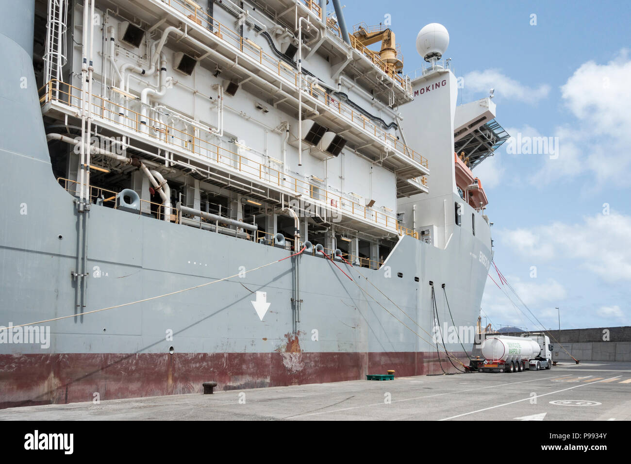 Drillships hi-res stock photography and images - Alamy