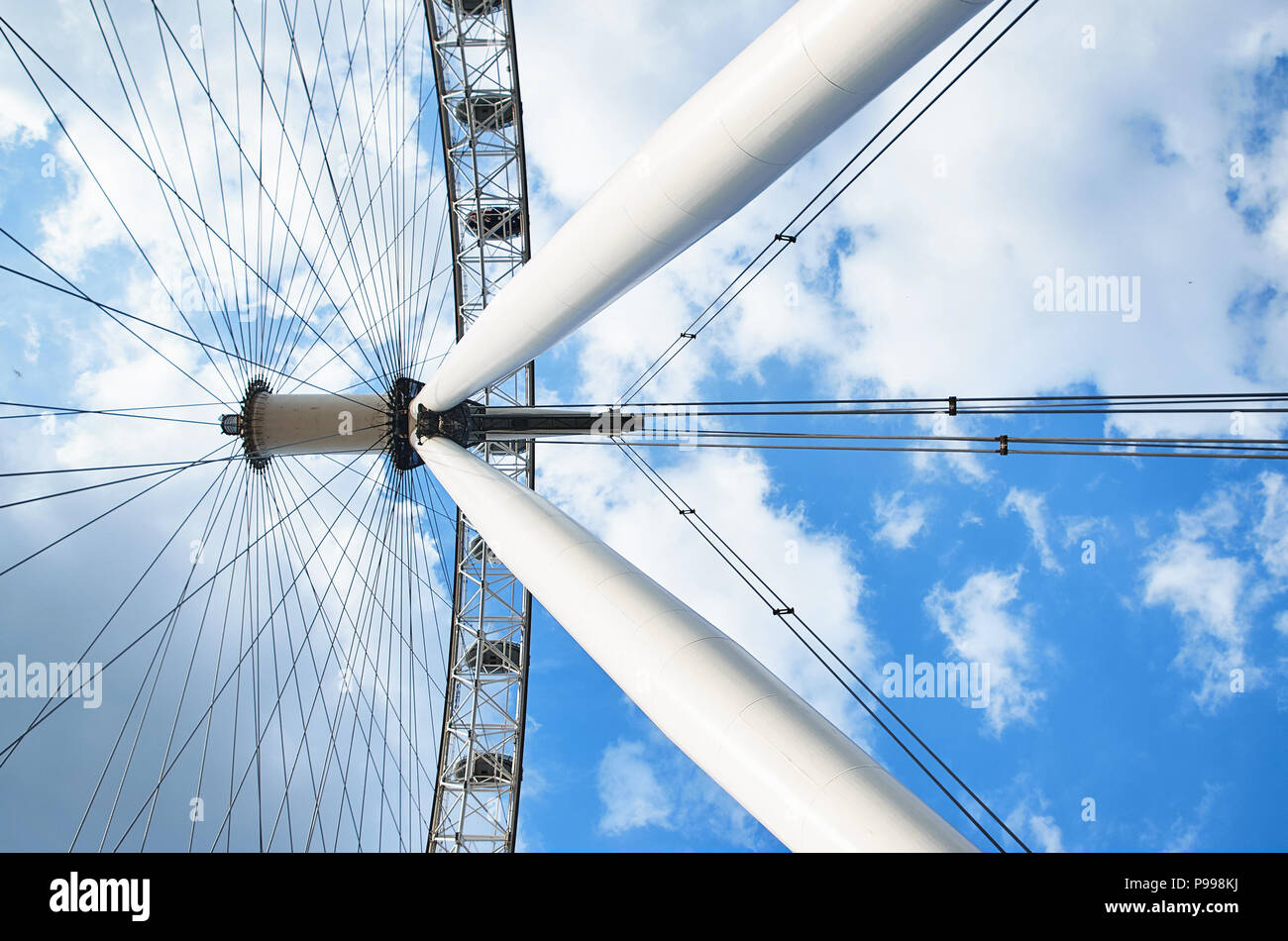 London eye inside capsule hi-res stock photography and images - Alamy