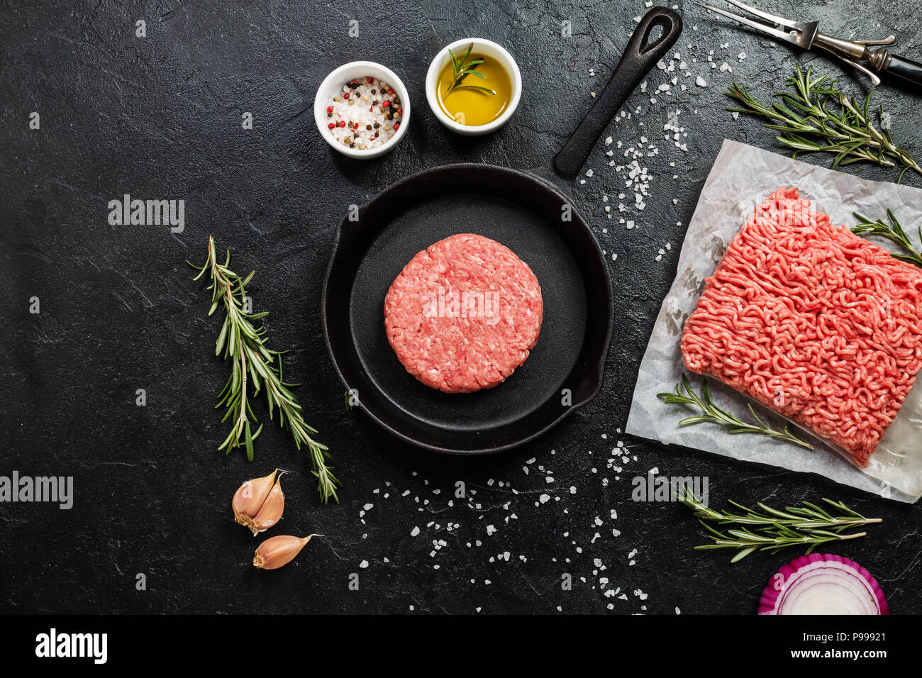 Raw minced meat Stock Photo - Alamy Raw minced meat Stock Photo - Alamy